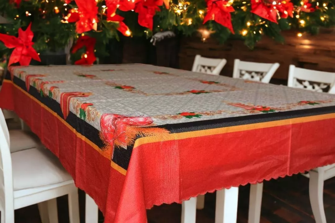 Stolnjak Novogodisnji 150x220cm Sveca - eTrg.net